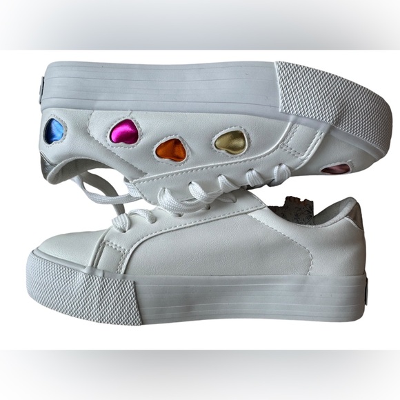 Mudd | Shoes | Mudd New Little Girls Colorful Hearts White Faux Leather ...